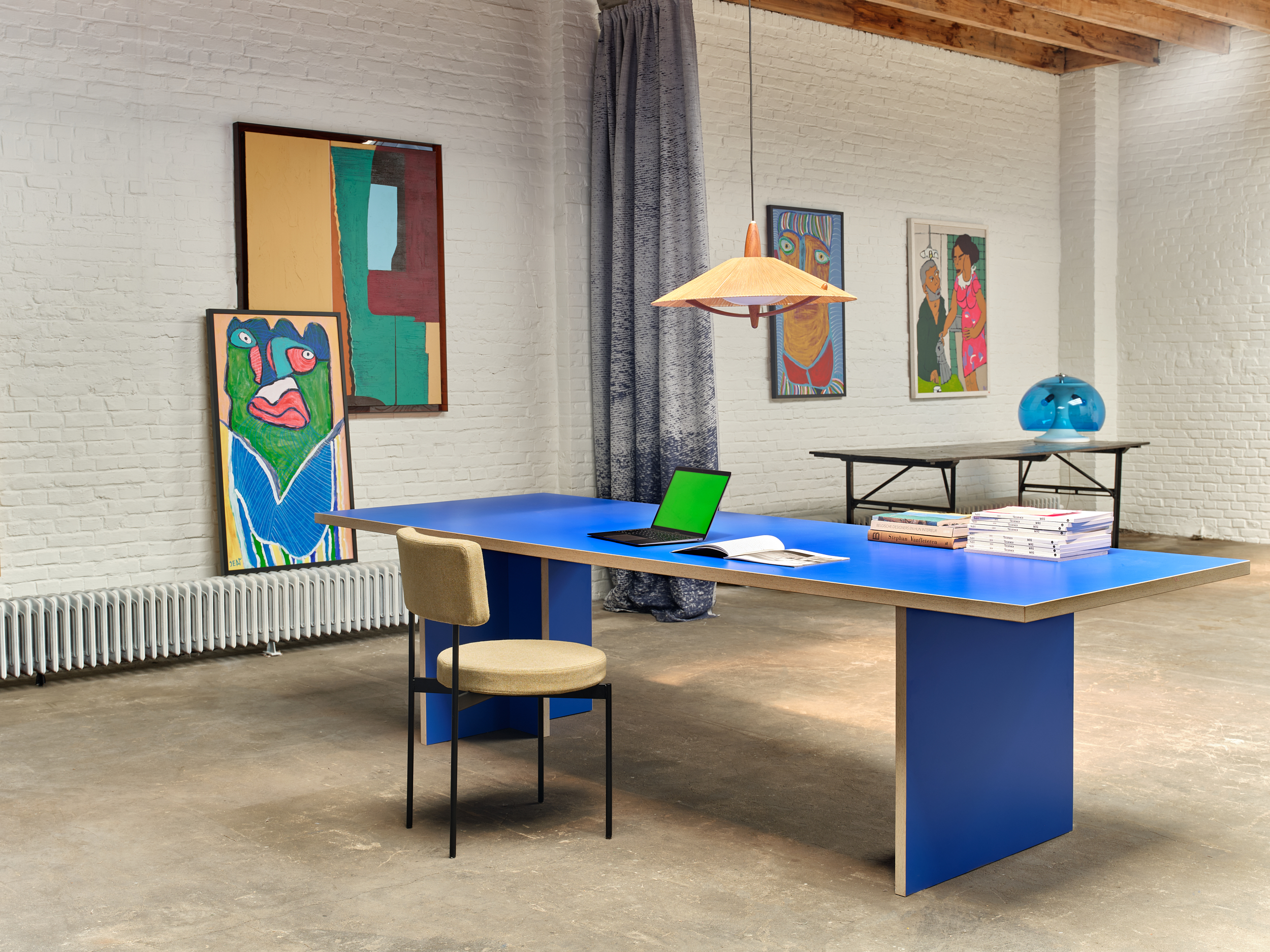 Blue round table store